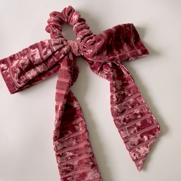 Anthropologie | Accessories | Rhea Velvet Bow Ponytail | Poshmark